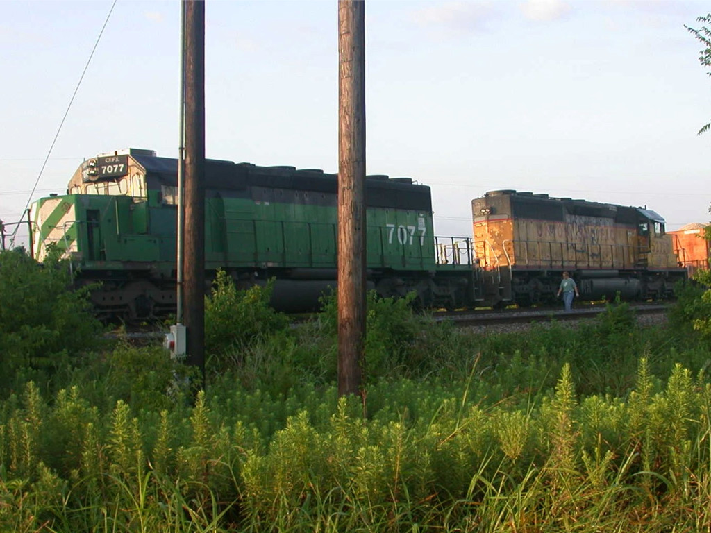 CEFX 7077 31Jul2004 Checking it all out for an early morning start